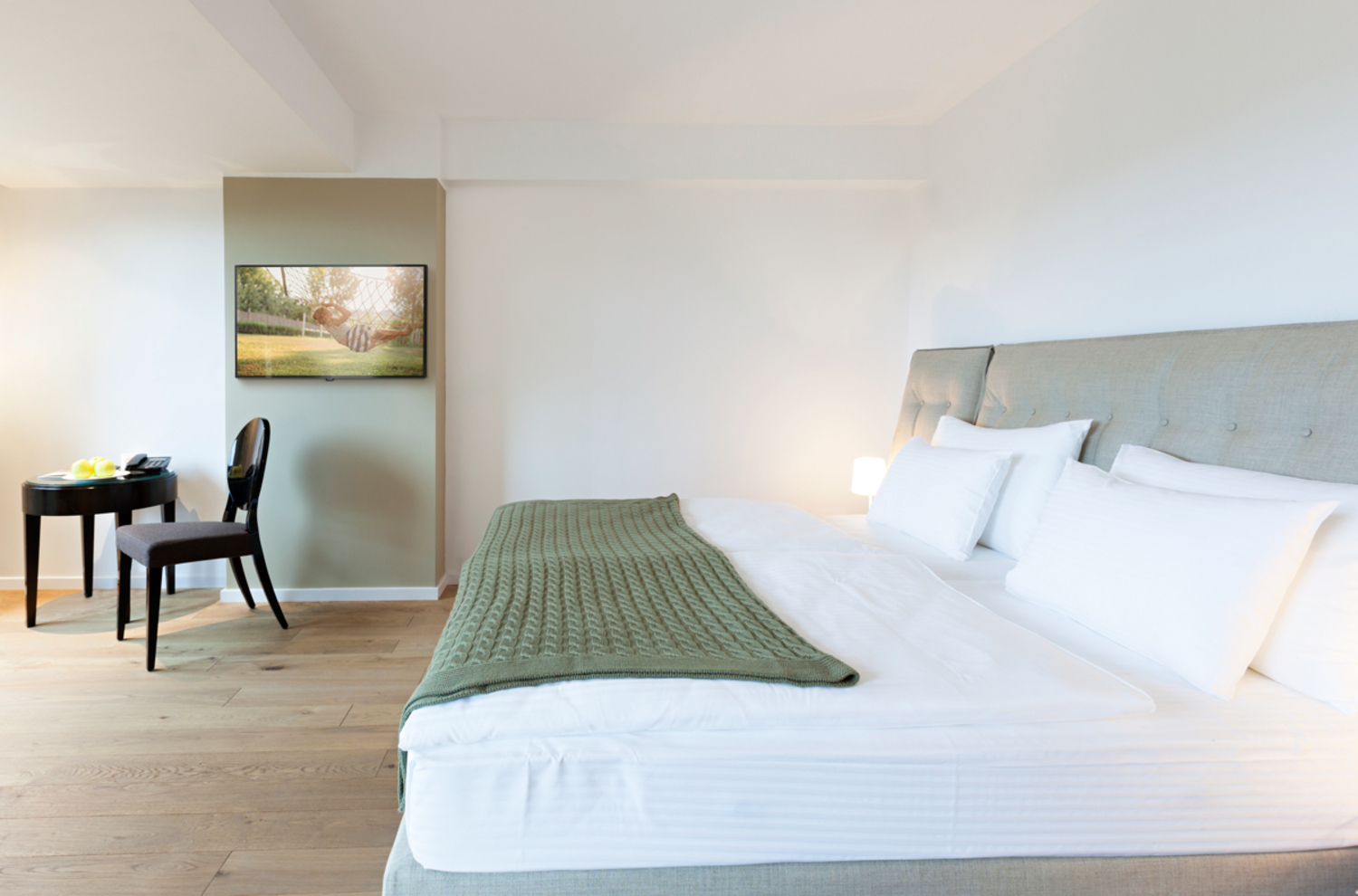 Philips EasySuite TV – economical hotel and hospitality TV | PPDS